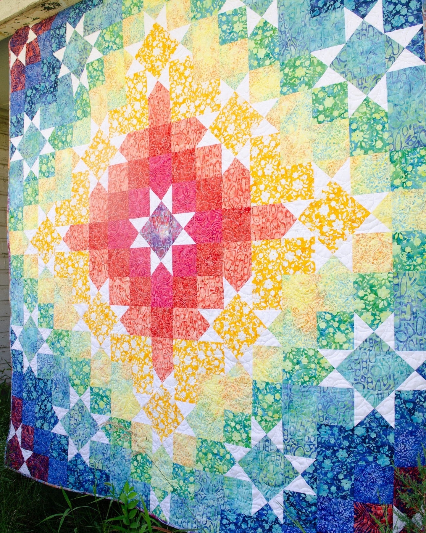 Chromatic Blast Quilt Pattern by Leslie Ryan – Quilt in a Day