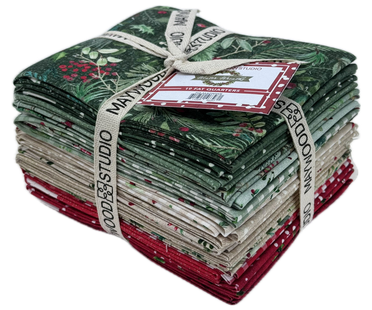 Maywood Studio - Winter Wreaths Fat Quarter Bundle 19 pcs – Quilt in a Day